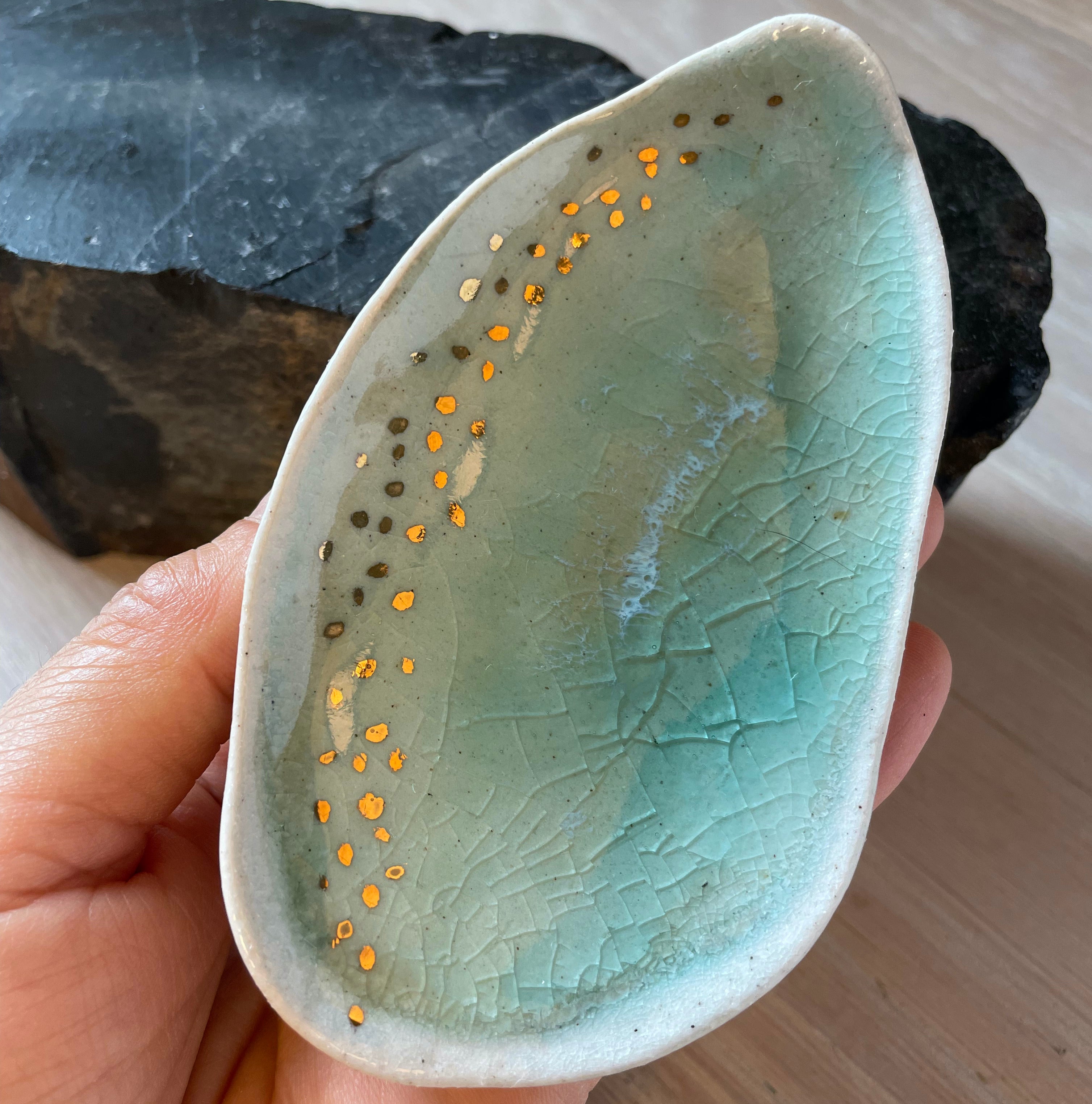 Slab Stoneware with Gold Lustre Dots – Kate Pak