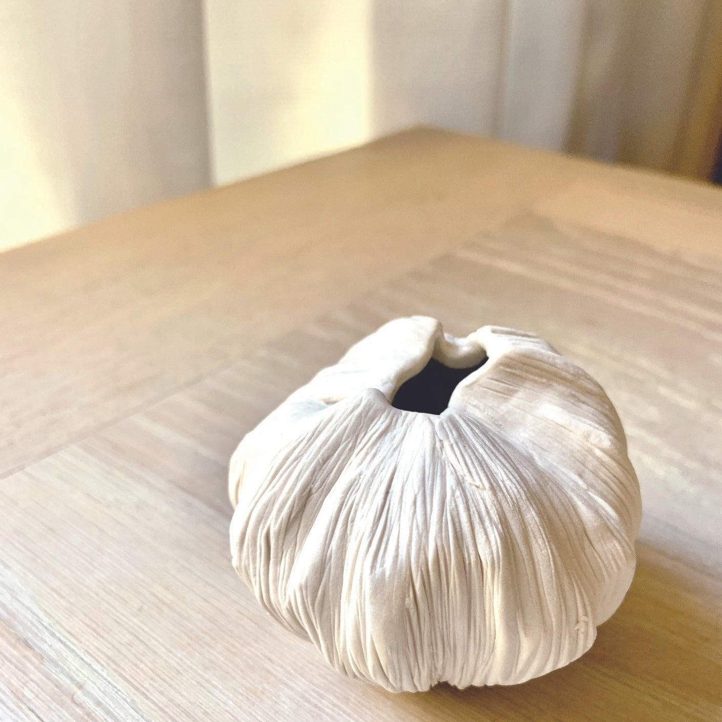 porcelain vase – Kate Pak